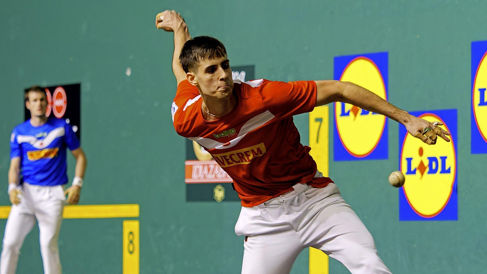 m: Iztueta, bien acompañado por Laso, supera a Mariezkurrena II en su debut | El Diario Vasco